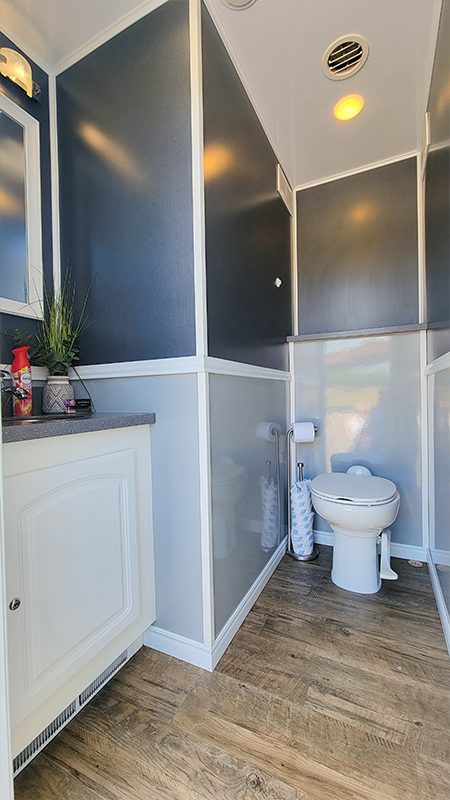 4 Stall Trailers | Jones Luxury Portable Restrooms